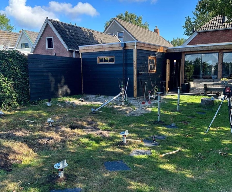 Schroefpalen, ideaal als fundering - Bel Van Aken Schroeffundering